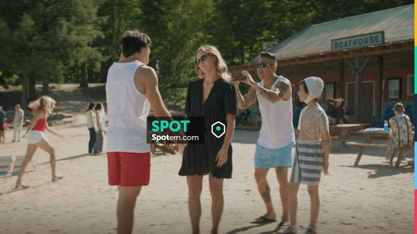 Emerson Fry Is­la Dress worn by Maisy-May (Julia Stiles) as seen in The ...