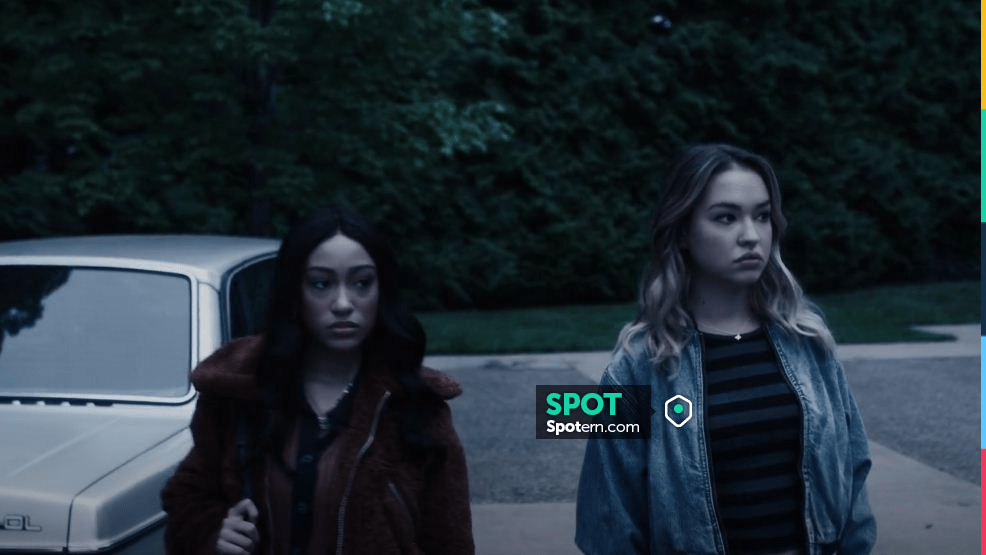 Urban Outfitters Denim Bomber Jacket worn by Megan Landry (Sadie ...