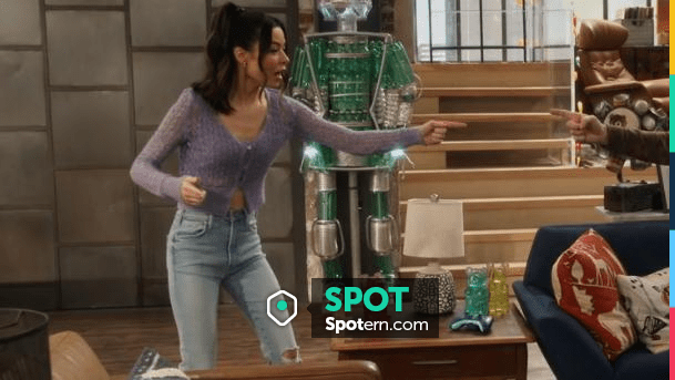 Mother The Hustler Ankle Chew Jeans in Petal Plucker worn by Carly Shay (Miranda Cosgrove) as ...