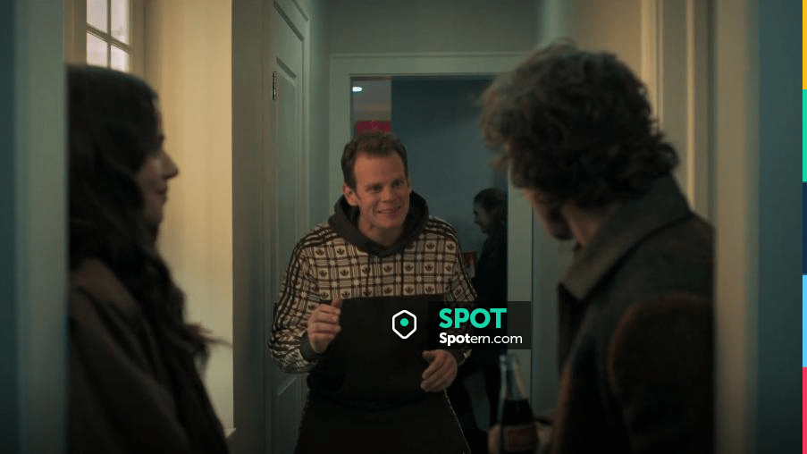 Adidas Originals Ran­dom Tre­foil Hood­ie worn by Josh (Alex Moffat) as ...