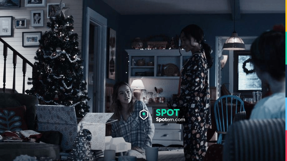 Rails Clara Pajama Set Sea Breeze Navy Peach worn by Megan Landry ...