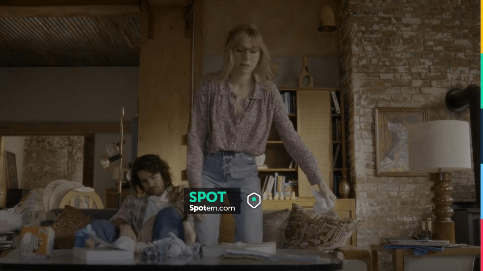 Levi's 501 Original Jeans worn by Kate Mularkey (Sarah Chalke) as seen ...