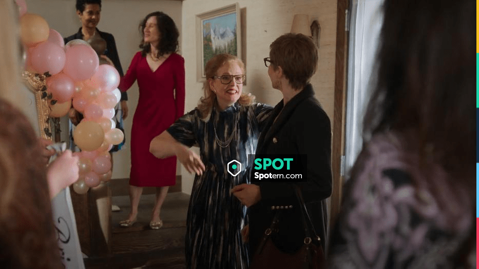 Maison 123 Gregoria Blue Tie Dye Maxi Vestido usado por Margie (Chelah ...