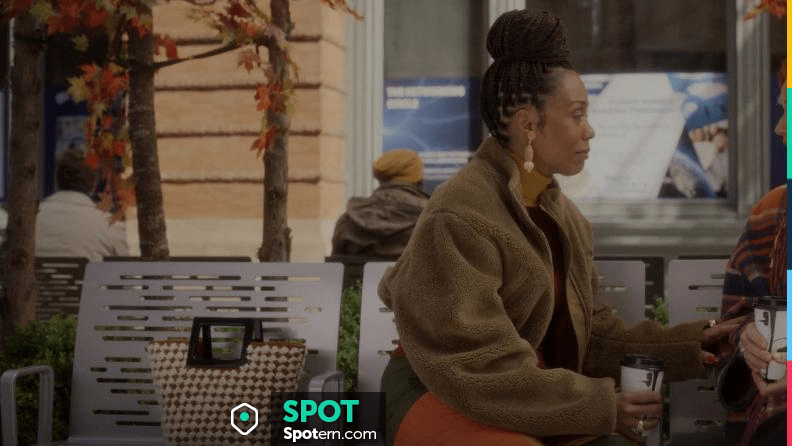 Marina Raphael Mi­ni Riv­iera in Ivory Wo­ven Shear­ling worn by Dr ...