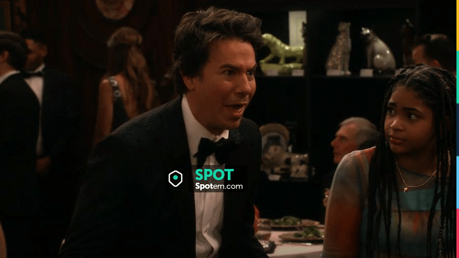 Boss Sparkling Par­ty Blaz­er worn by Spencer Shay (Jerry Trainor) as ...