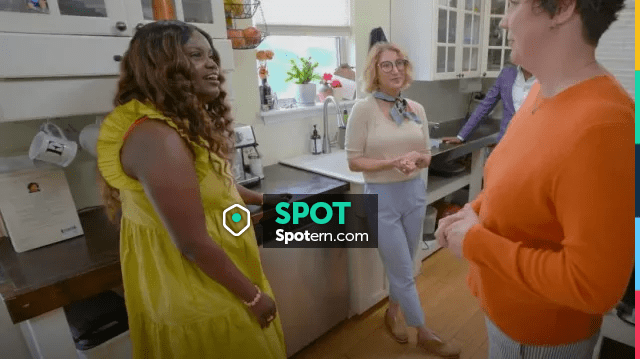 Robe Tamsin d’Ulla Johnson en chartreuse portée par Ati Williams vue ...