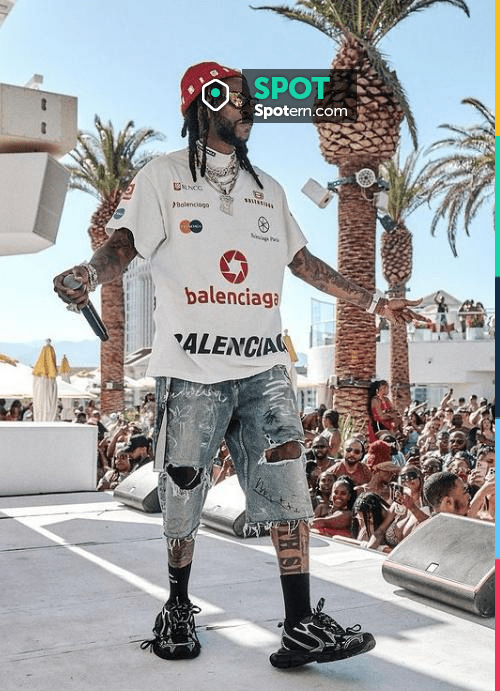 Melrose High Red Crystal Cuff Beanie porté par 2 Chainz sur son compte ...