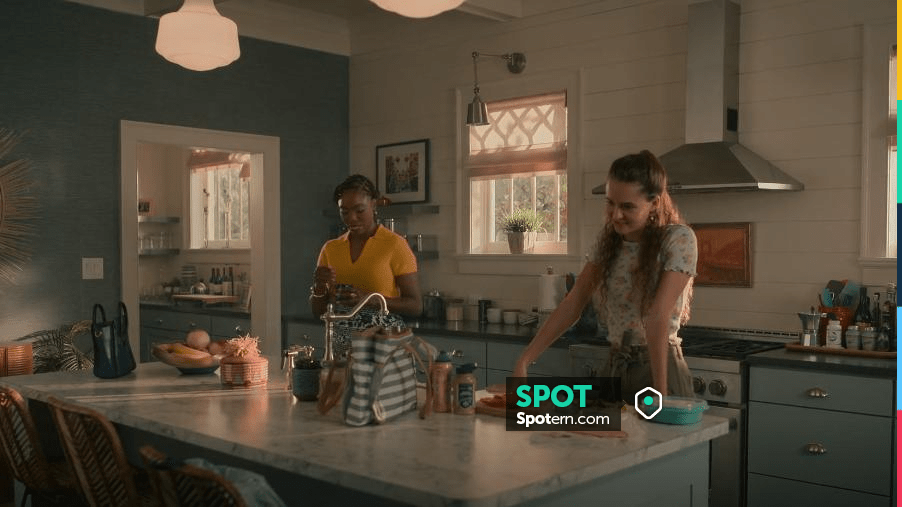 American Eagle Tie Front Mini Skirt worn by CeCe Matney (Harlan Drum ...