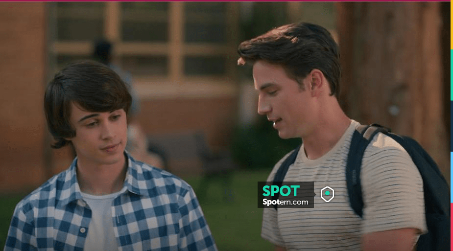 Marine Layer Signature Crew Tee in Hedge Green and Vintage Indigo worn ...