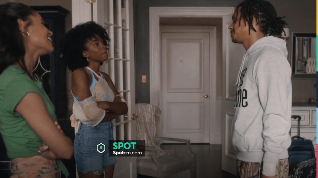 Madewell Pocket Patch Denim Shorts worn by Zora Greenleaf (Lovie Simone ...