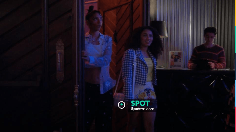 Bottega Veneta Padded Cassette Bag worn by Kiela Hall (Daniella Perkins ...