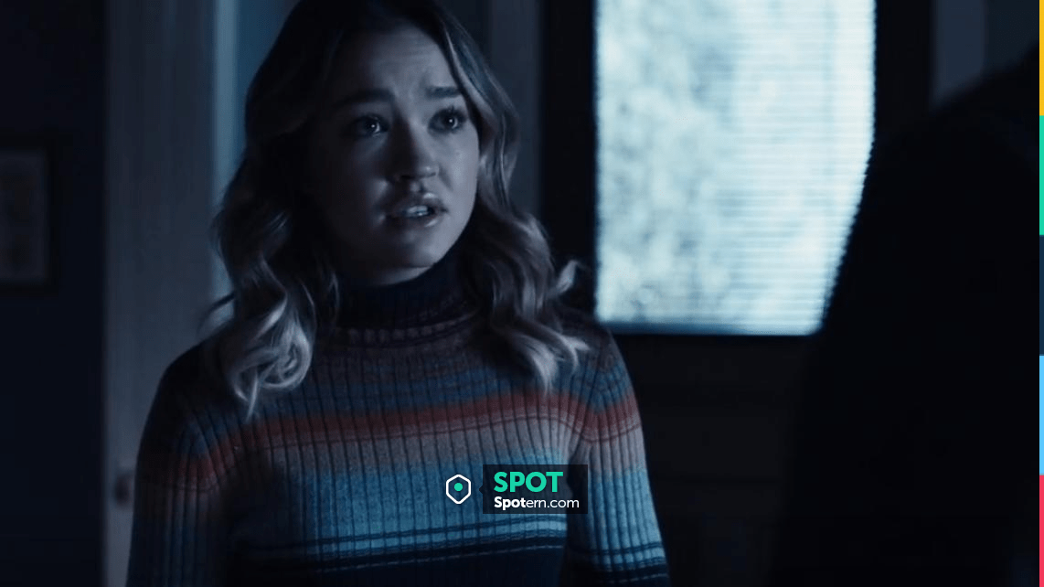 American Eagle Body­con Turtle­neck Sweater worn by Megan Landry (Sadie ...