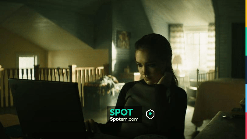 John Galt Bel­la Long Sleeve Col­or­block Top worn by Megan Landry ...