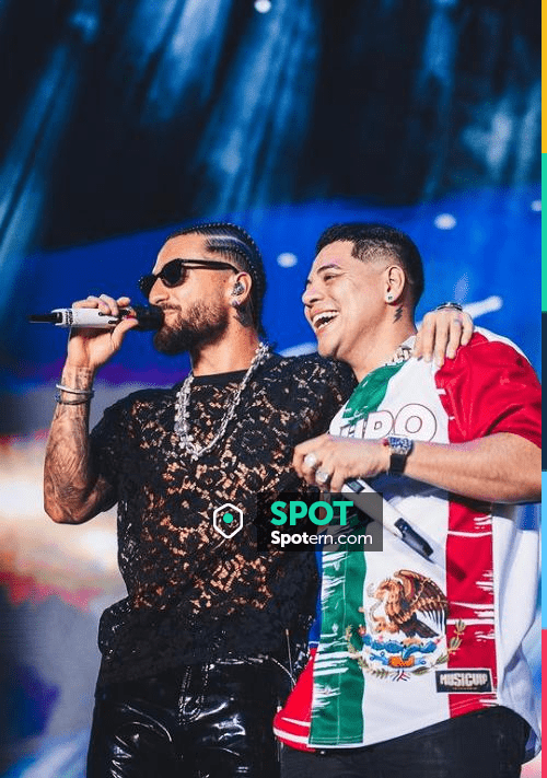 T-shirt Valentino Black Floral Lace porté par Maluma sur le compte ...