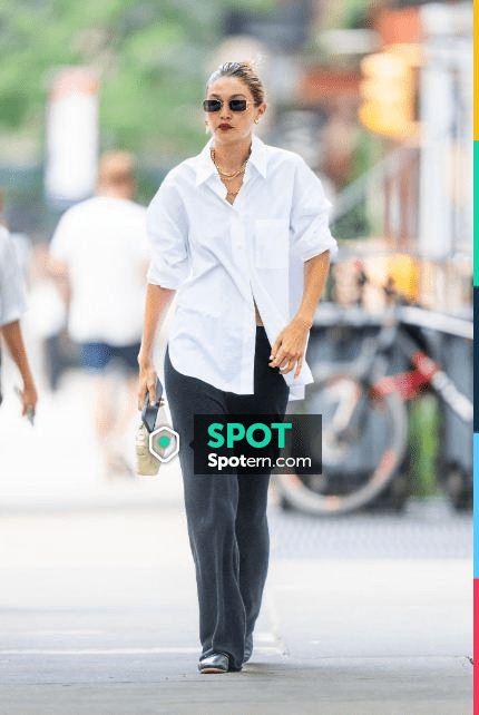 String Ting Night Garden Wristlet Phone Strap used by Jelena Noura ...