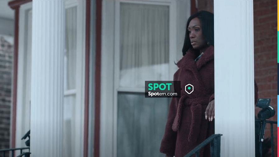 Apparis Subi Faux Fur Wrap Teddy Coat usado por Deja (Carolyn Michelle ...