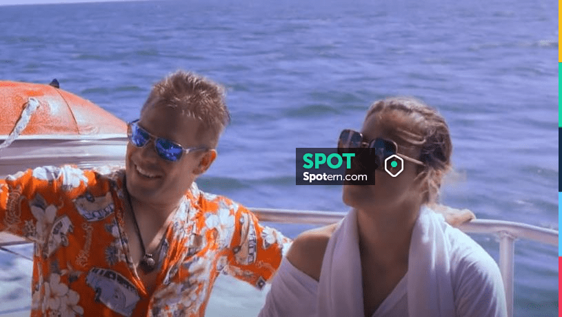 Pua Pua Po­lar­ized Sun­glass­es worn by Margot Sisson as seen in Below ...