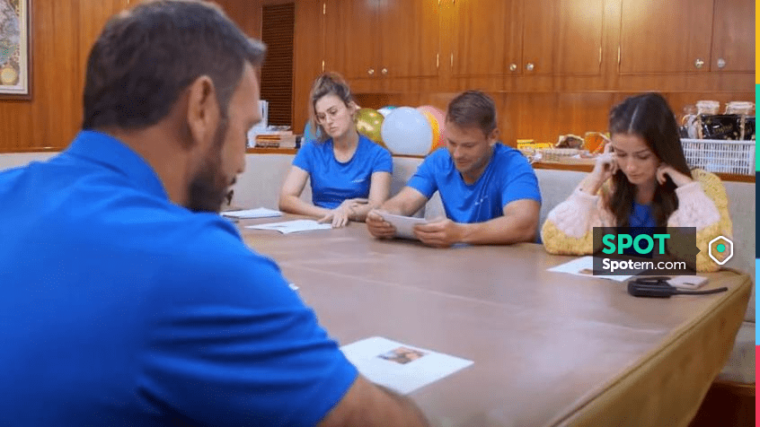 Vrg Grl Lover Knit Chunky Cardi­gan worn by Aesha Scott as seen in ...