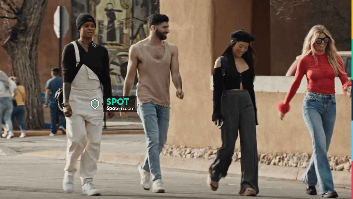 Good American '90s Den­im Over­alls worn by Ash Warren as seen in ...