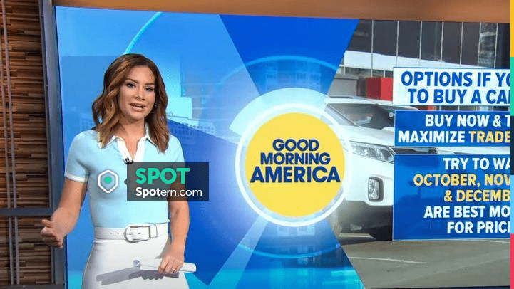 Alice + Olivia Pia Polo en tricot côtelé porté par Rebecca Jarvis vu ...