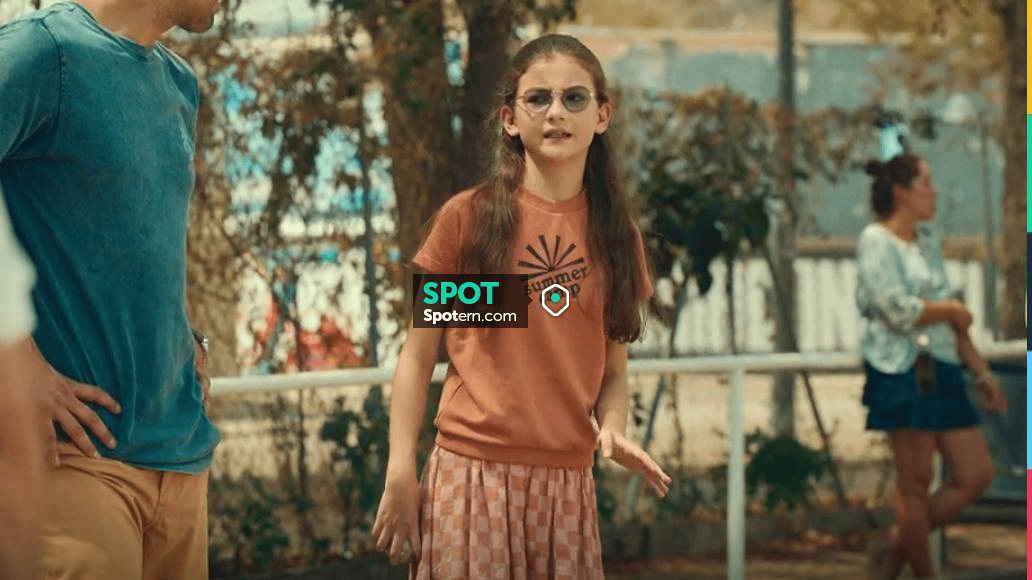 Sproet and Sprout Summer Camp Sweatshirt Cafe worn by Harper (Indica ...
