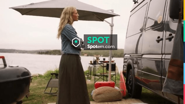 Madewell The Oversized Trucker Jean Jacket in Kelson Wash worn by Lidia ...