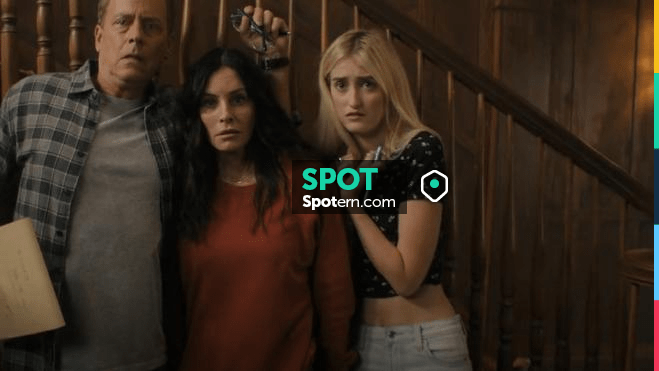 Brandy Melville Amara Top worn by Gaynor Phelps (Gus Birney) as seen in ...