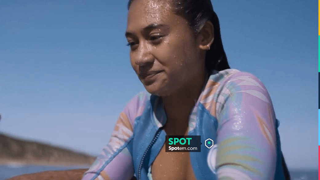 Billabong Wet­suit Jack­et worn by Poppy Tetanui (Lilliana Bowrey) as ...