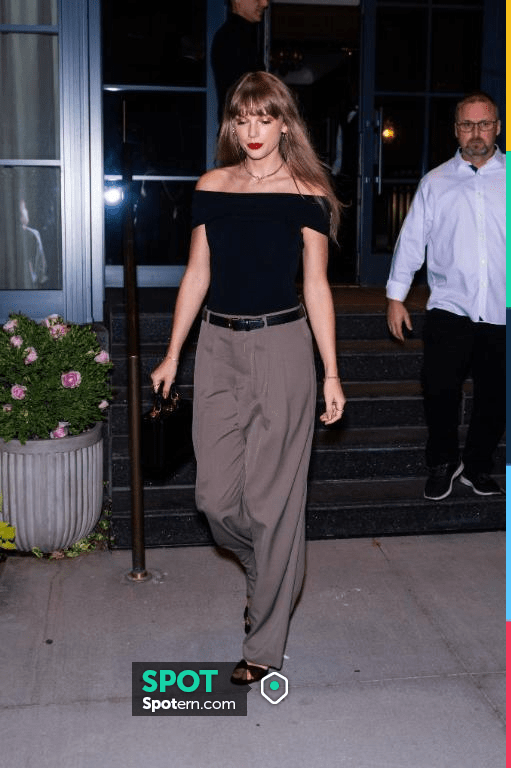 Aquazzura Twist Slide Sandal worn by Taylor Swift in New York City on ...