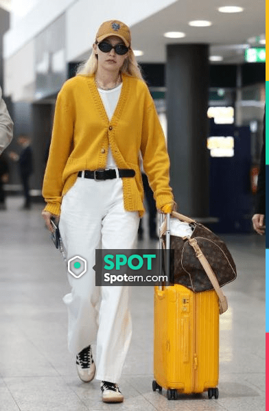 String Ting Night Garden Wristlet Phone Strap used by Jelena Noura ...