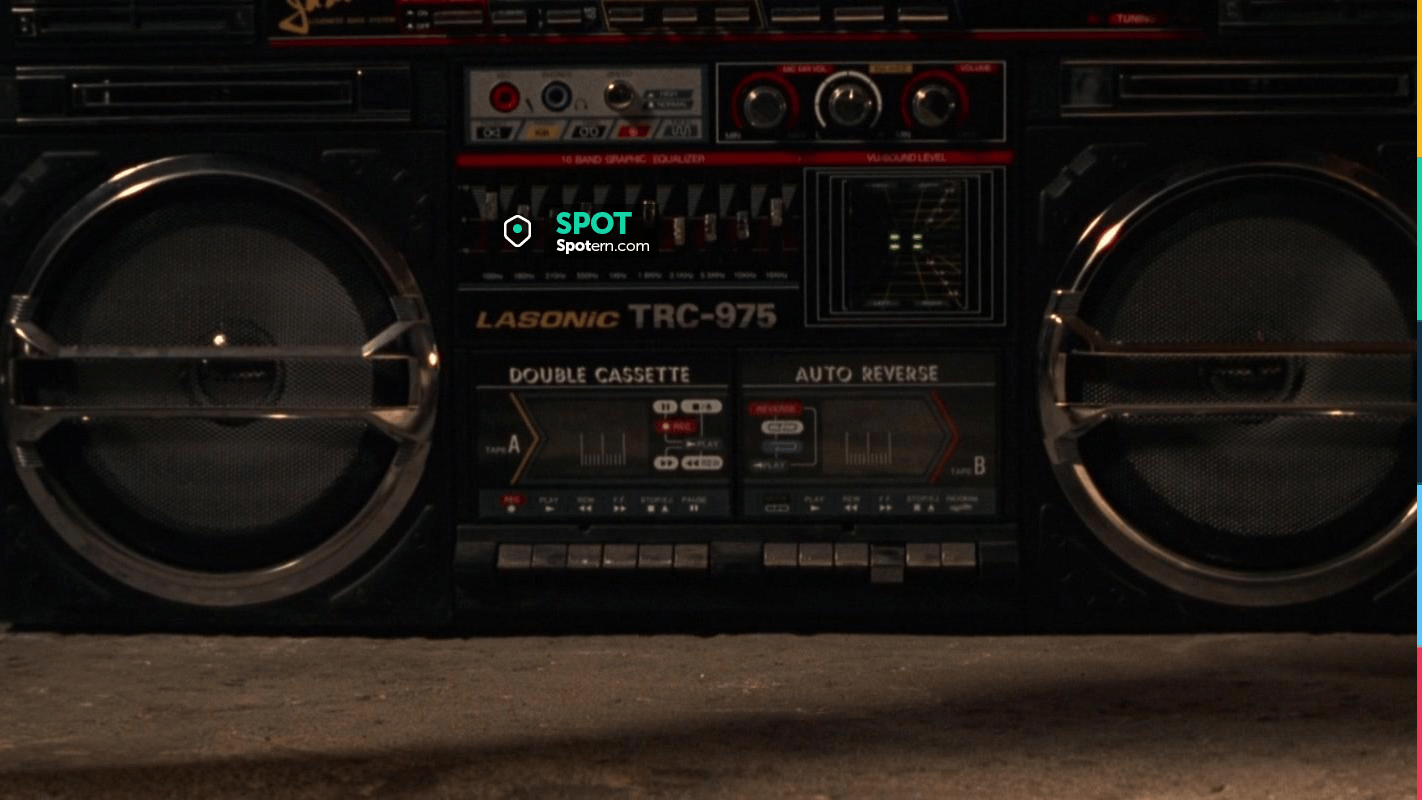 High Tech from Charlie's Angels Movie: Eric Knox (Sam Rockwell) uses ...