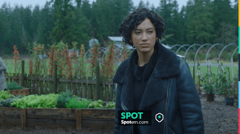 Étoile Isabel Marant Women's Black Azario Shearling Jacket worn by Nora ...