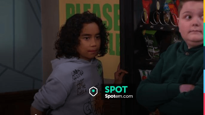 Zara Graf­fi­ti Hood­ie worn by Remy (Yonas Kibreab) as seen in Pretty ...