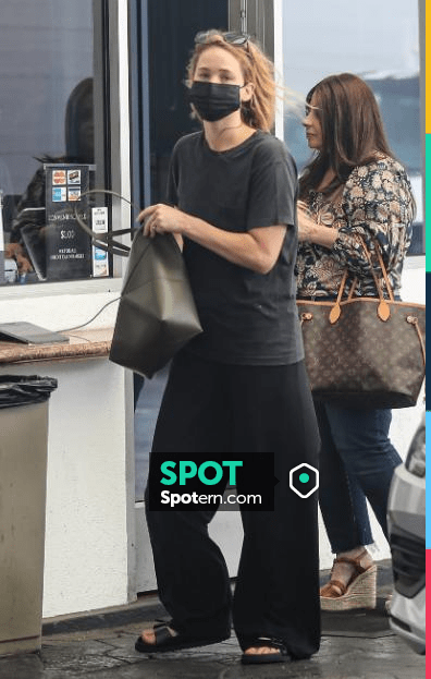 The Row Gala Pant in Vir­gin Wool worn by Jennifer Lawrence in Beverly ...