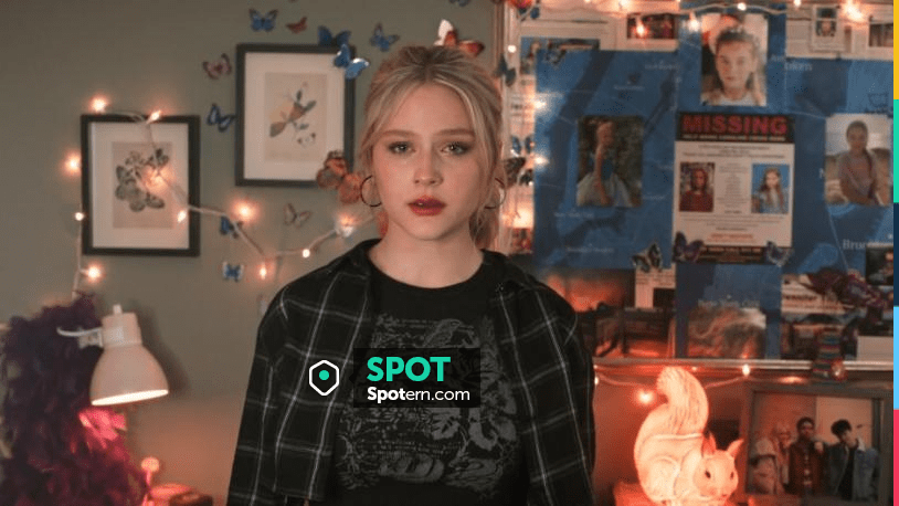 H&M Cot­ton Crop Shirt worn by Lexy Cross (Alyvia Alyn Lind) as seen in ...