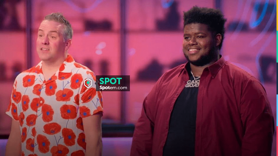 Target Size Flo­ral Print Short Sleeve Button-Down worn by Pete Tidwell ...
