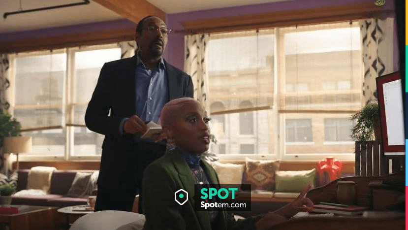 Mango Pock­et De­tail Blaz­er worn by Kylie (Travina Springer) as seen ...