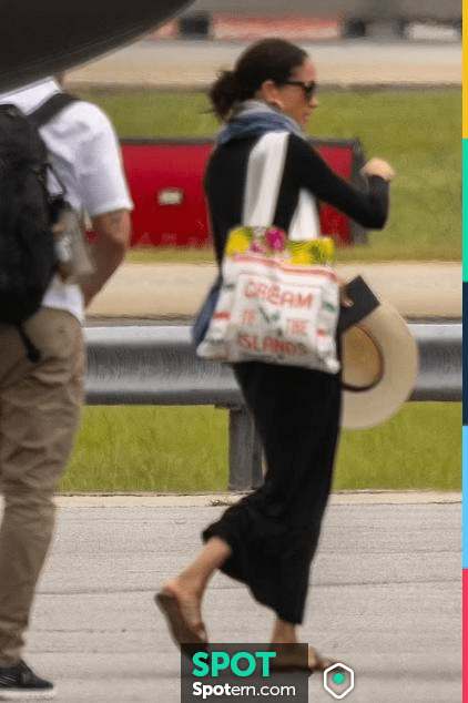 Hermès Oran San­dal worn by Meghan Markle in Atlanta on October 16 ...