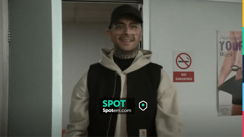 Carhartt Wip He­s­ton Cot­ton Can­vas Gilet worn by Vinnie (Joe Gilgun ...