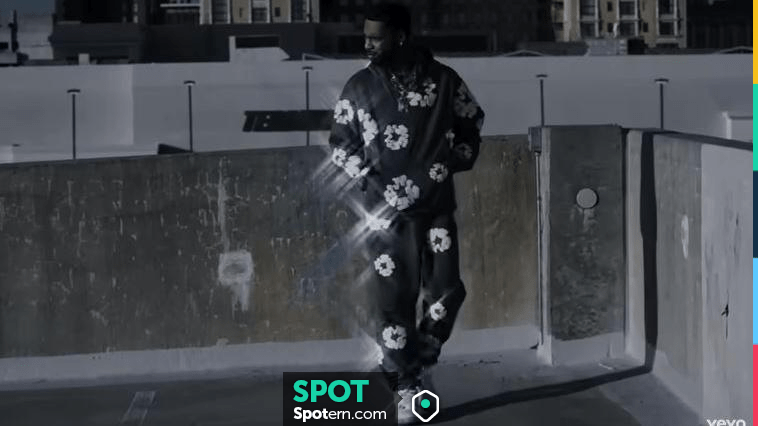 Baskets Nike Jordan 4 Retro 'Military Black' portées par Key Glock dans ...