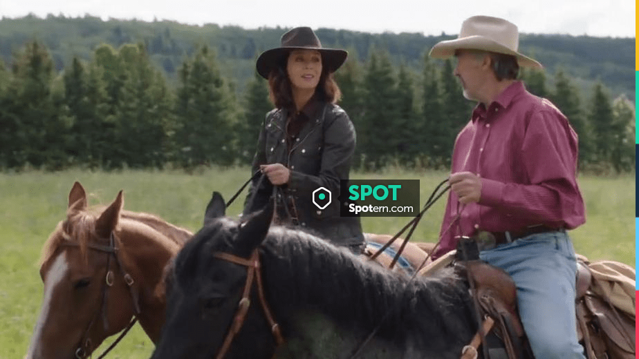 J.crew Util­i­ty Jack­et Waxed Cot­ton worn by Samantha Louise 'Lou ...