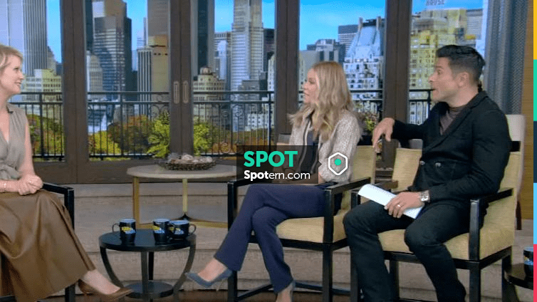 Chloe Printed Silk-Twill Shirt worn by Kelly Ripa as seen in LIVE with ...