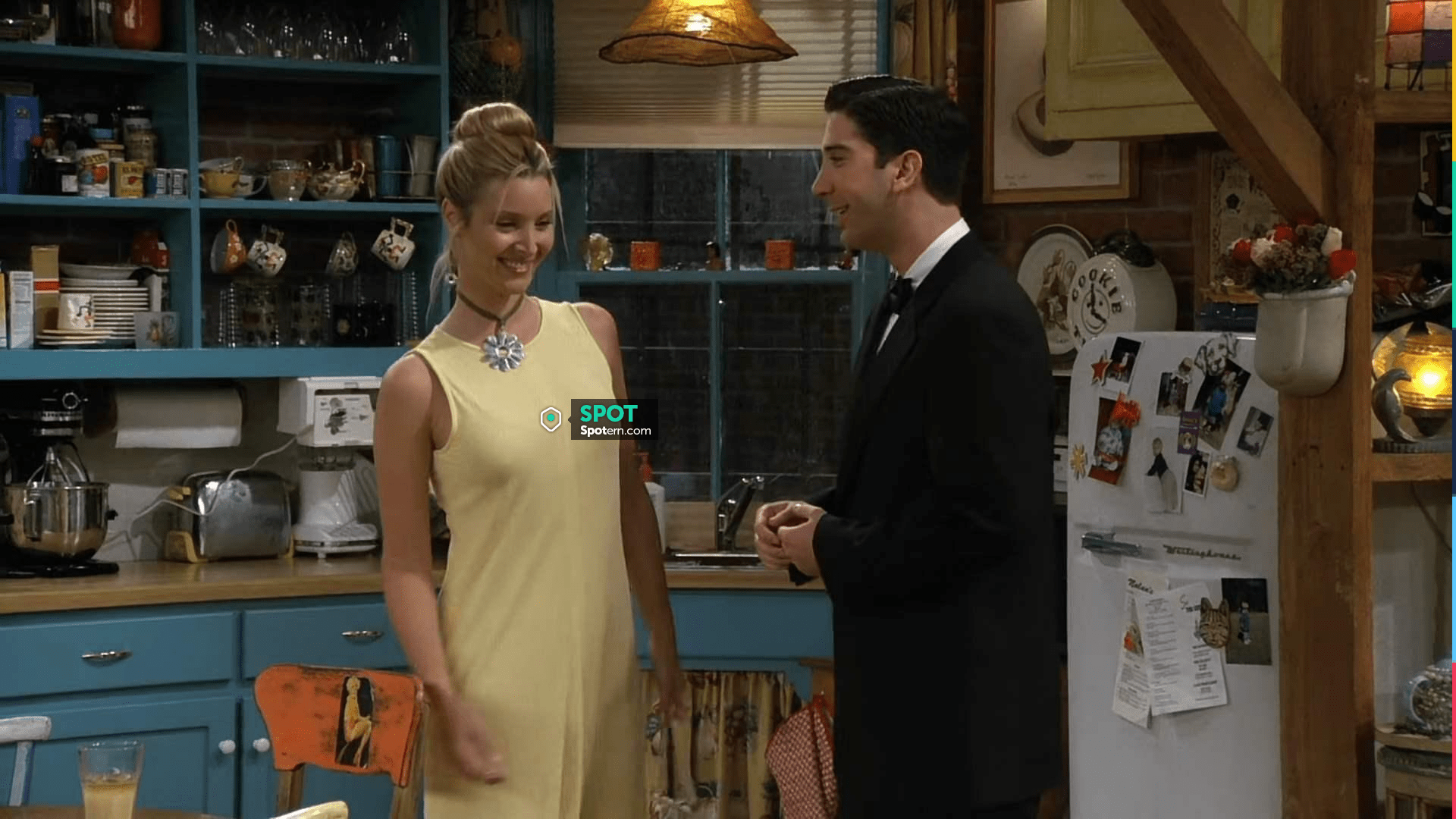 Maxi Yellow Sleeveless Dress worn by Phoebe Buffay (Lisa Kudrow) in ...