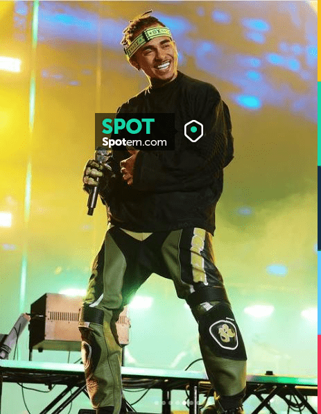 Roa Black 3D Mixed Knit Long Sleeve T-Shirt worn by Ozuna on the ...