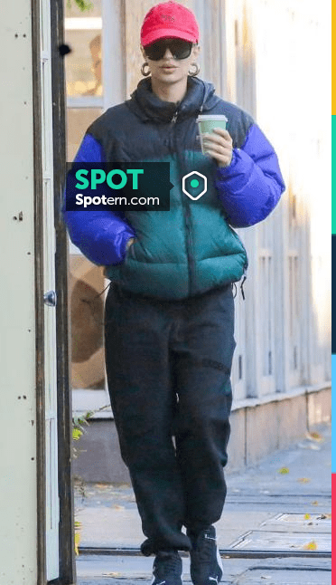 The North Face Mens 1996 Retro Nuptse Jacket worn by Emily Ratajkowski ...