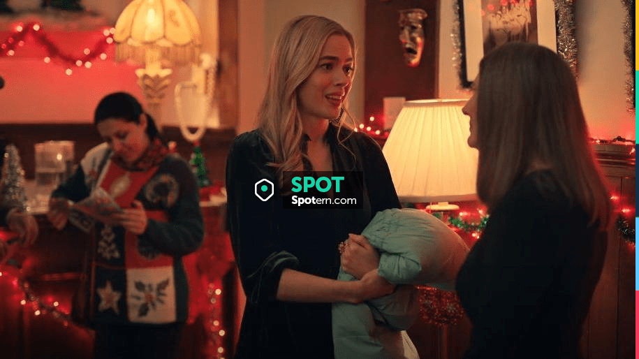 Vince camuto Vel­vet Puff-Sleeve Tiered Dress worn by Lizzie (Sarah ...