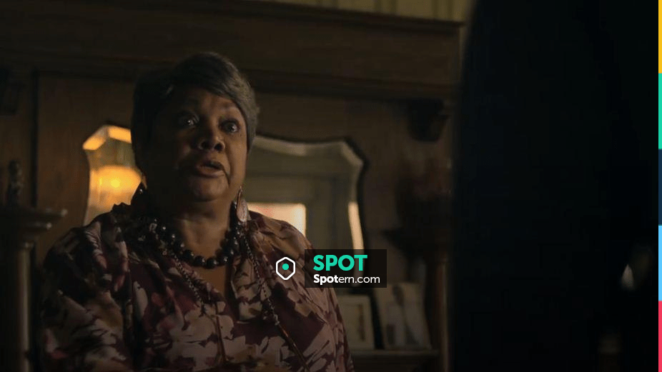 Blouse à col noué imprimé Calvin klein portée par grand-mère (Arnetia ...