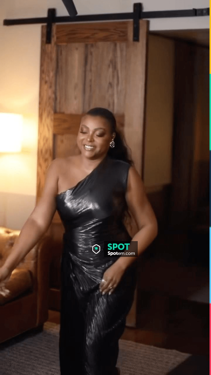 Ralph Lauren Hadlea One Shoulder Plisse Metallic Silk Gown worn by ...