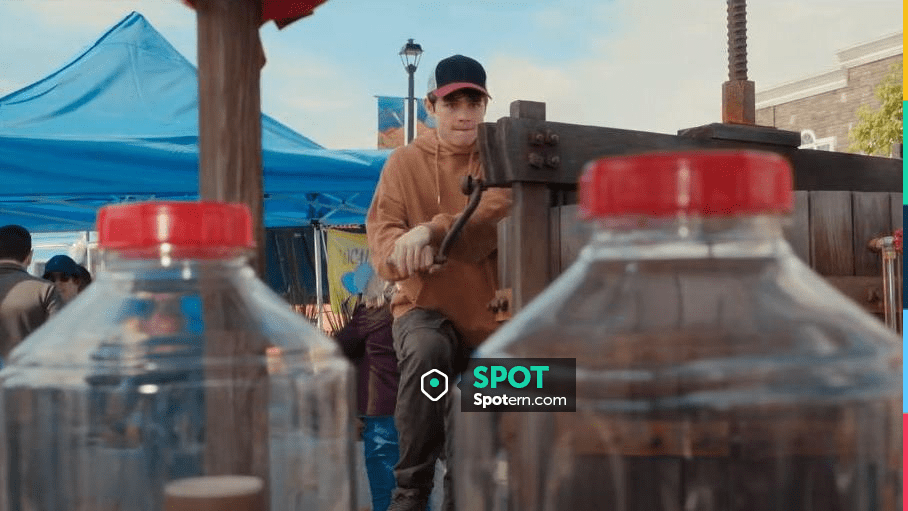 G-star raw Rovic New Ta­pered Fit Car­go Pants worn by Alex Walter ...