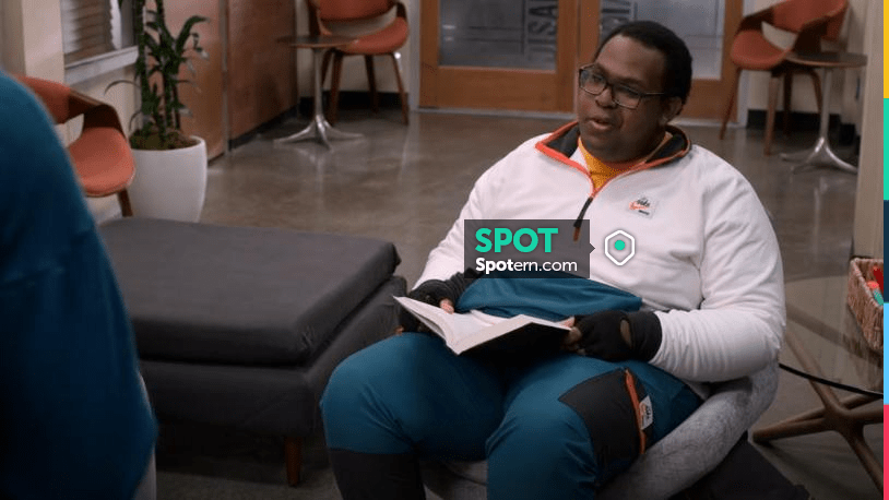 Nike Fleece Jack­et worn by Jasper (Dominique Brown) as seen in ...